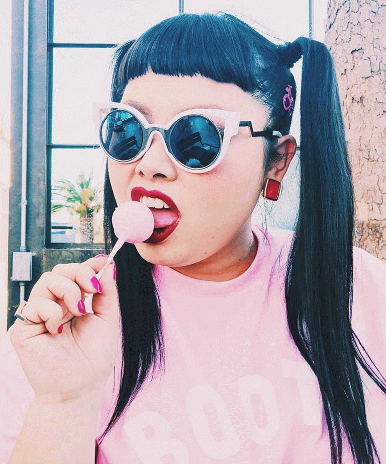 Top 10 Japanese Bloggers & their Blogs for you to follow | SeekaHost™